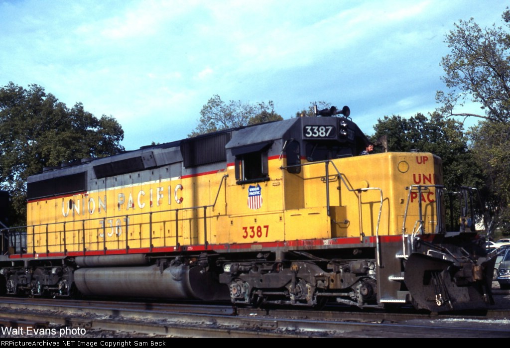 UP 3387--SD40-2